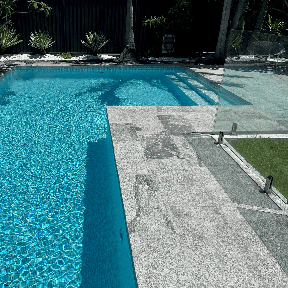 Mika – Stone Style